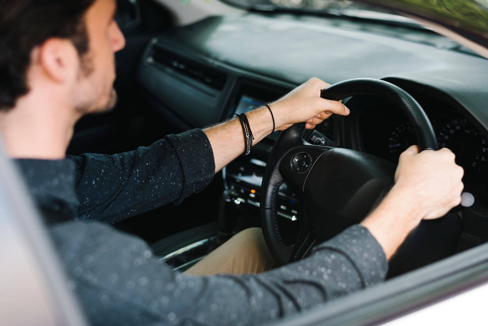 Choose Luxury Airport Transfer with 8-and 9-seater Vehicles in London